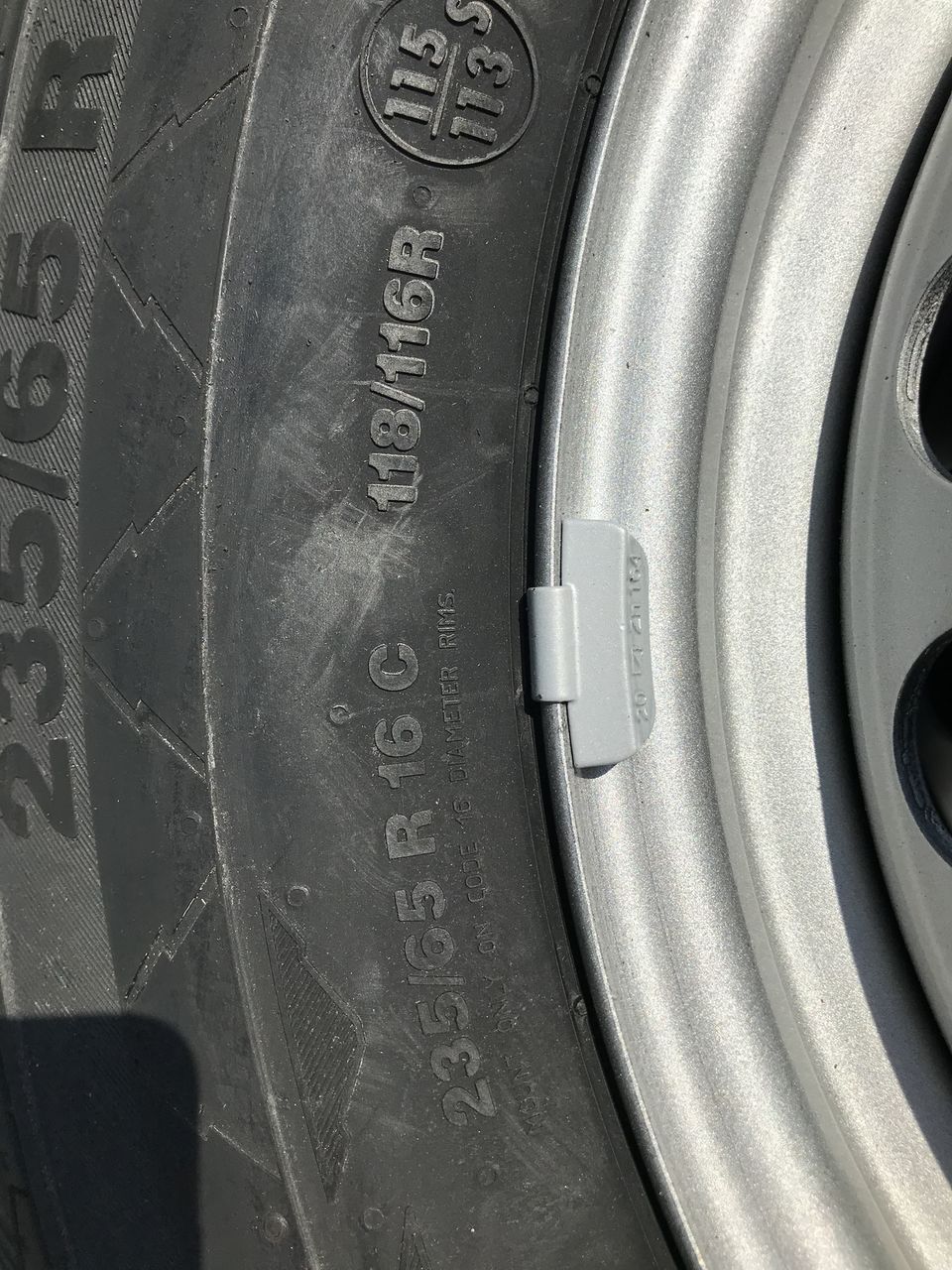 Mercedes-Benz 235/65R16C Continental