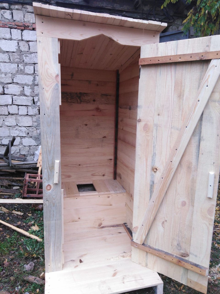 Veceu,WC ,toaletă din Lemn