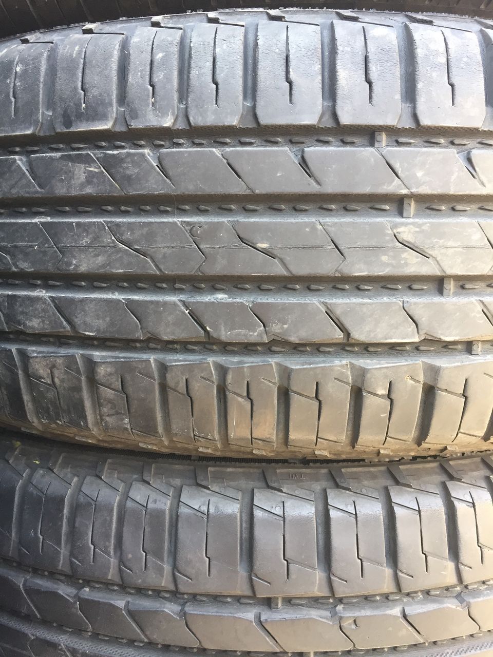 225/65 R17 Nokian