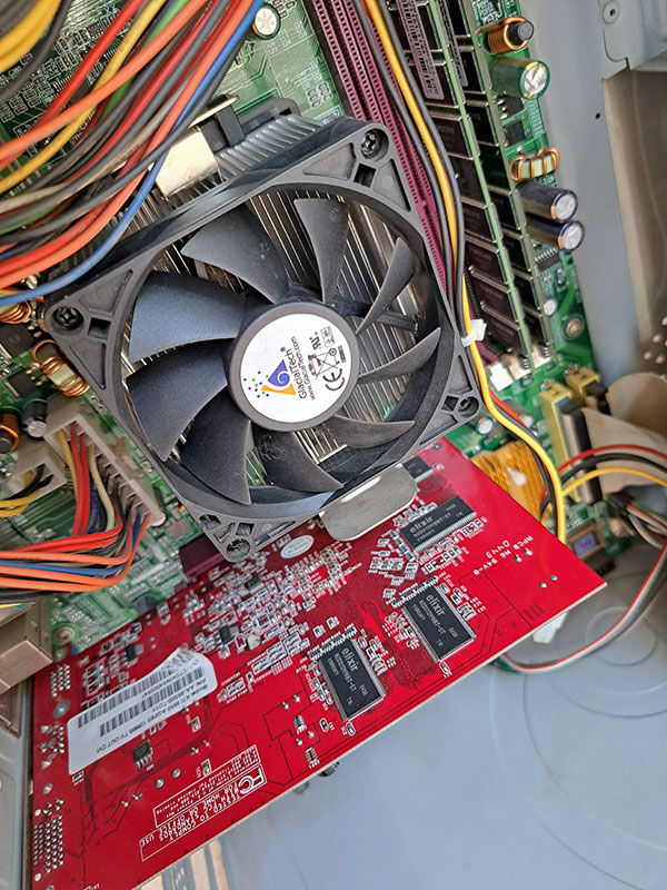PC AMD Athlon 64 3200+, Radeon ATI, HDD, CD-RW/DVD-ROM - livrare gratis