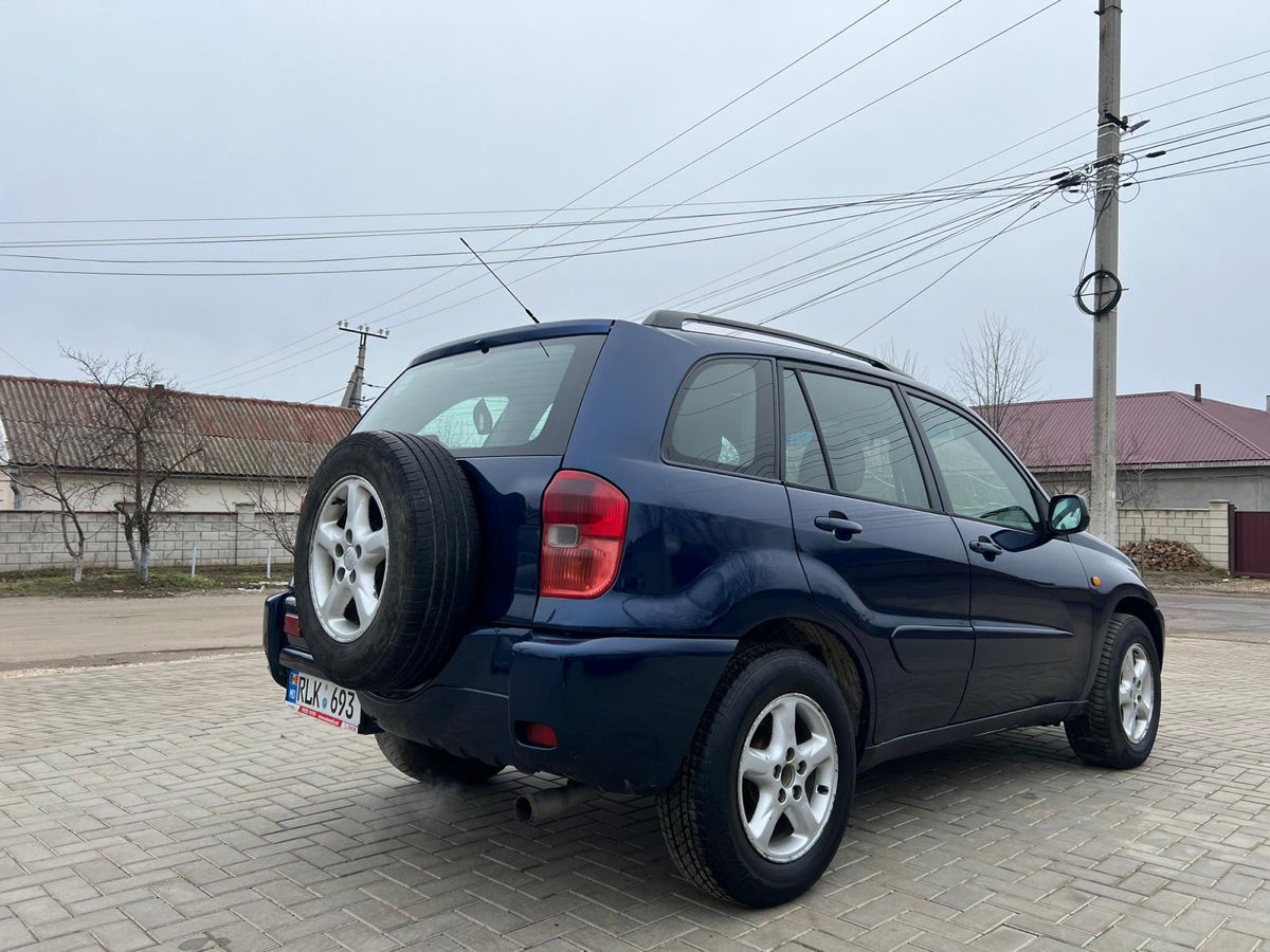Toyota Rav 4 an. 2003 cu rulaj 400000 km, Diesel, 4900