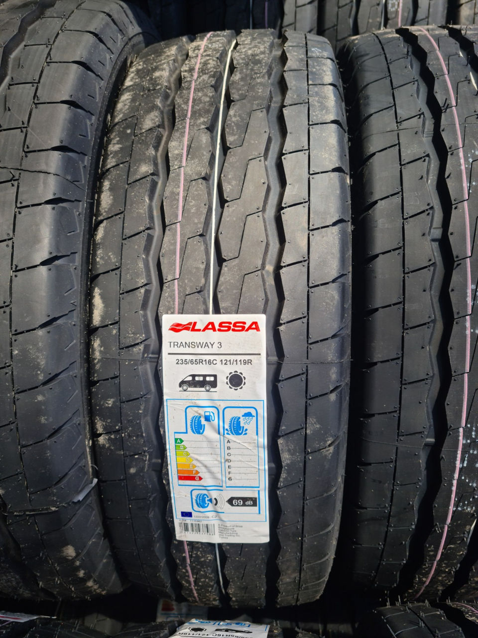 Model nou vara 235/65 R16C Lassa Transway 2