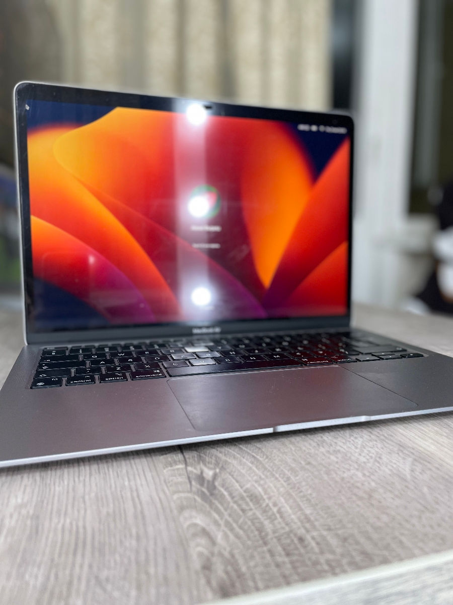 Macbook Air M1 (2020)