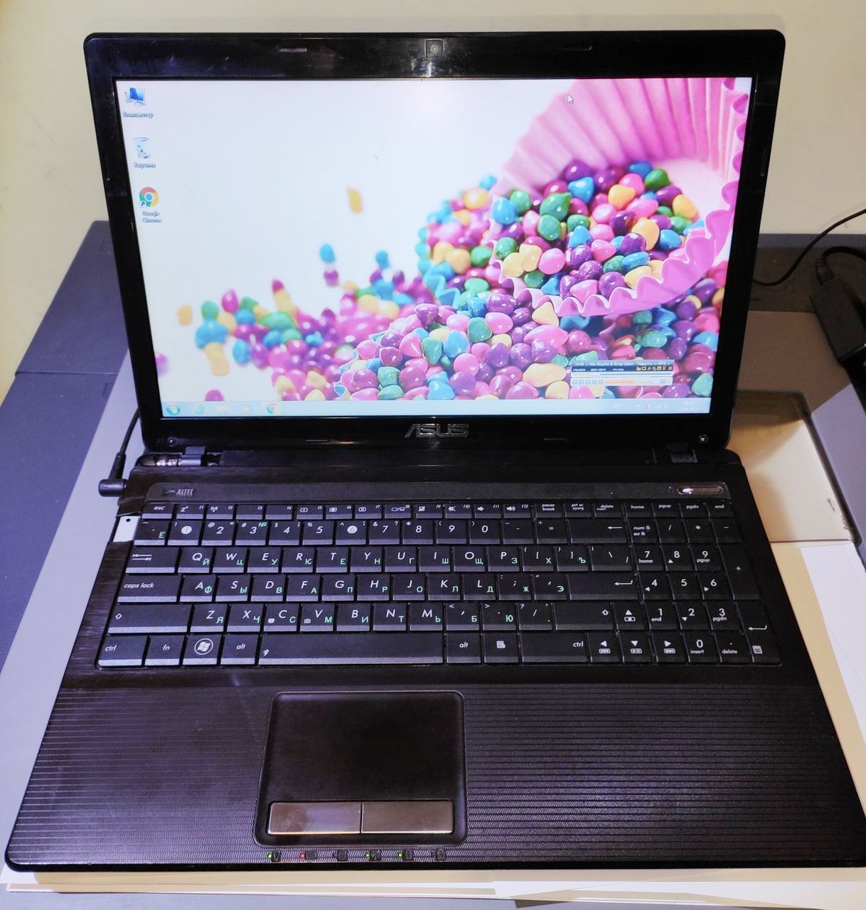 Asus X53U, 15.6", 2 ядра, 4Gb, 320Gb