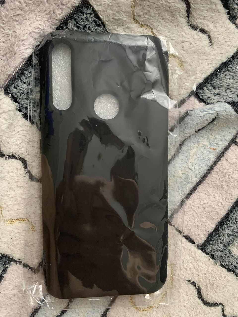 Продам чехол на Honor 9X