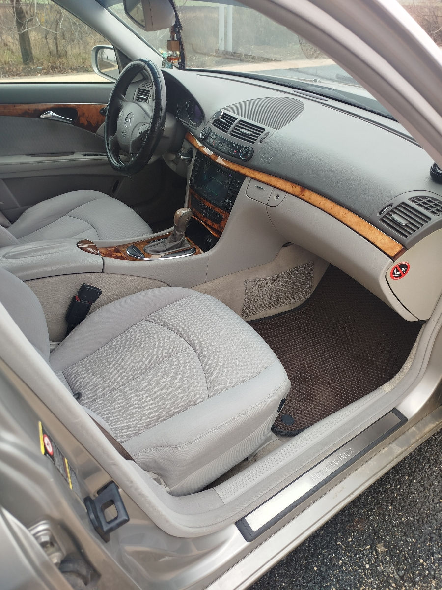 Mercedes E-Class an. 2004 cu rulaj 419000 km, Diesel, 8450