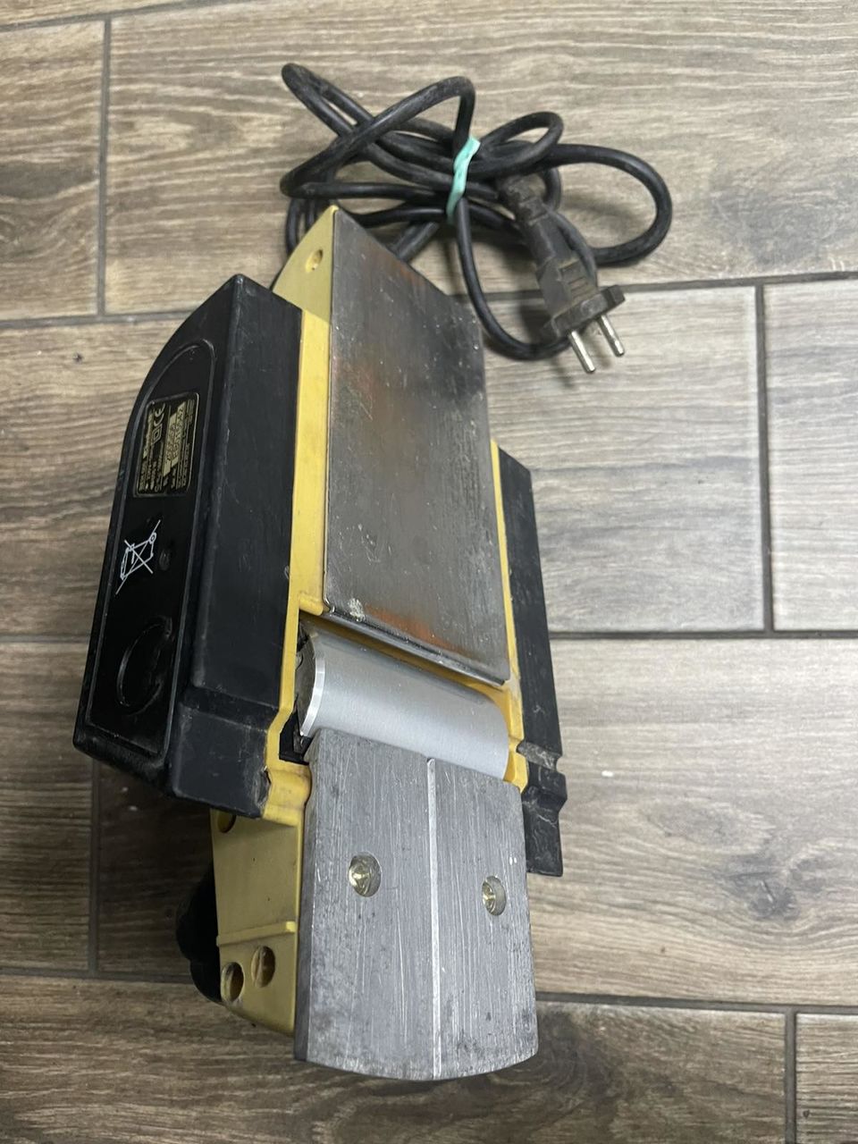 Рубанок Einhell BEH600