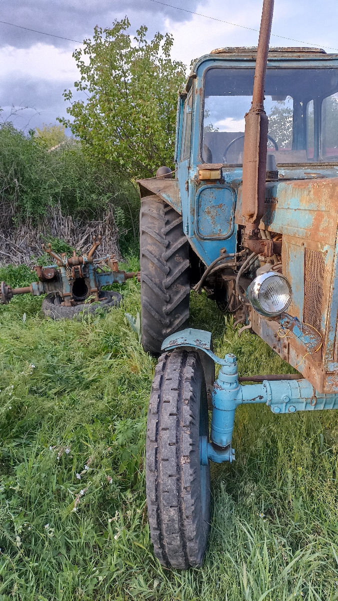 Vând MTZ 80 cu most de rezerva