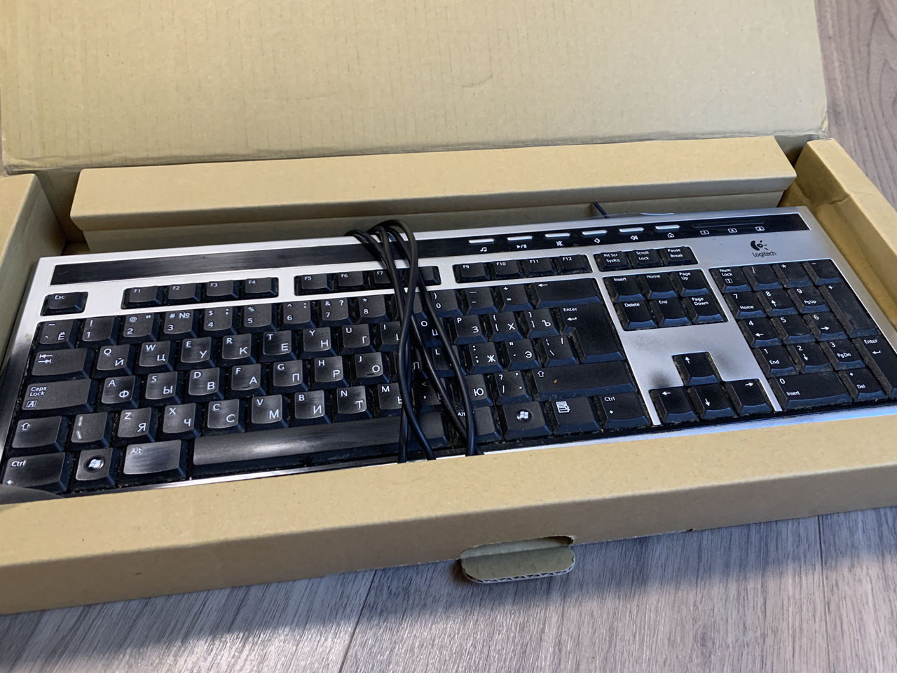 Logitech UltraX Premium Keyboard (model Y-BL49A)