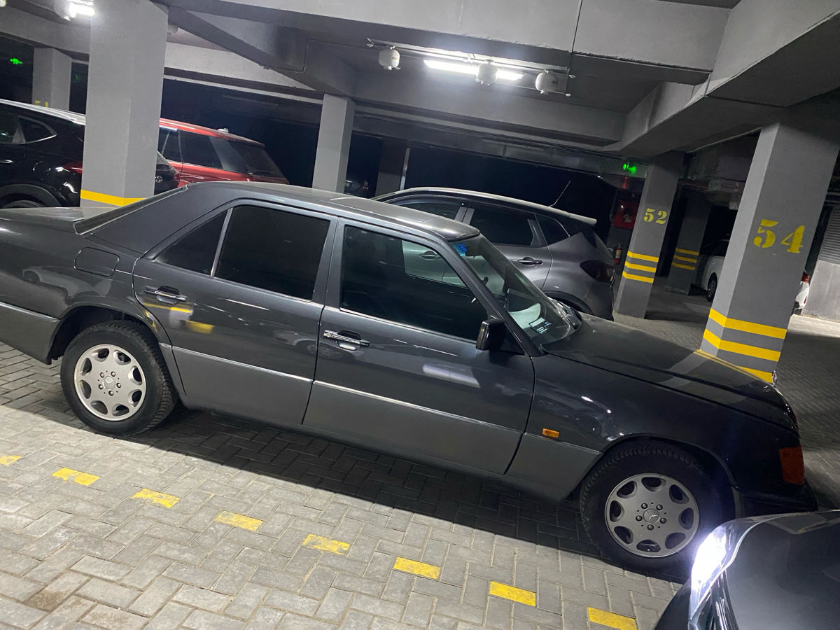 Mercedes Series (W124)