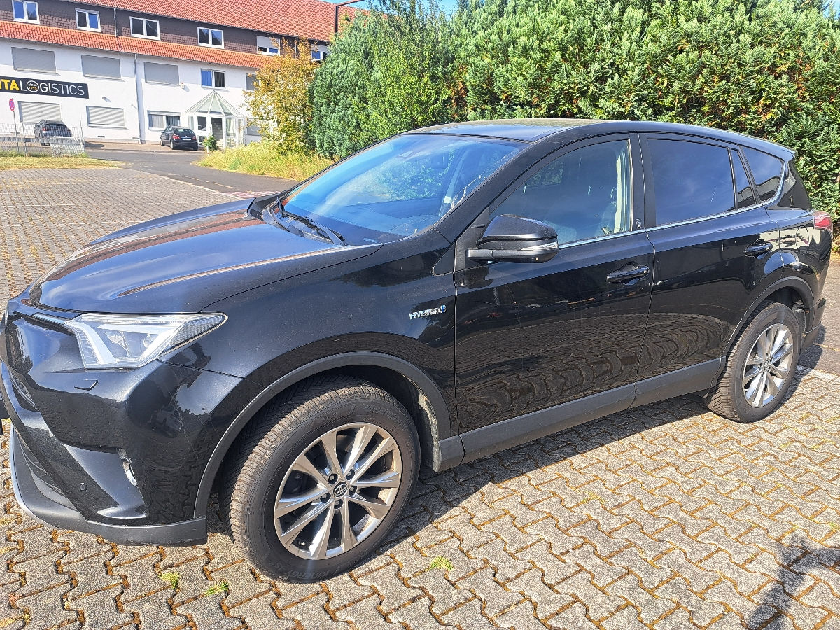 Toyota Rav 4 2018 г. с пробегом 176166 км, Гибрид, 19500