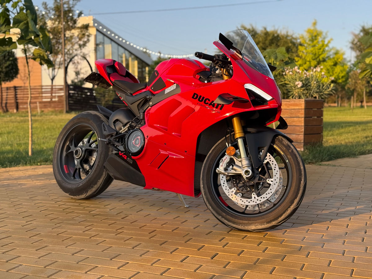 Ducati Panigale v 4S an. 2023 cu rulaj 2200 km, 20000