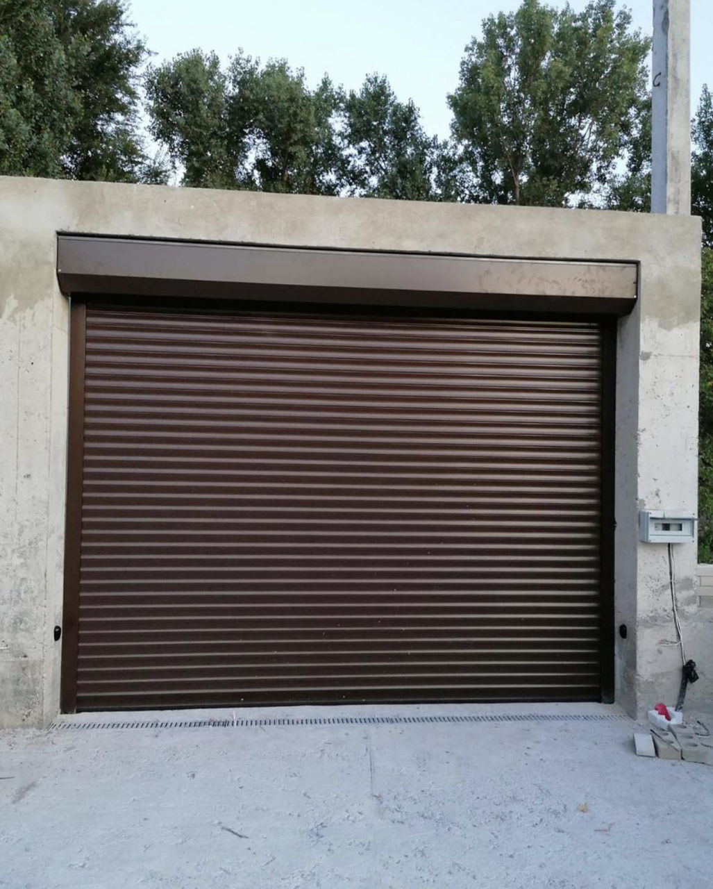 Porti de garaj sectionate, rolete.