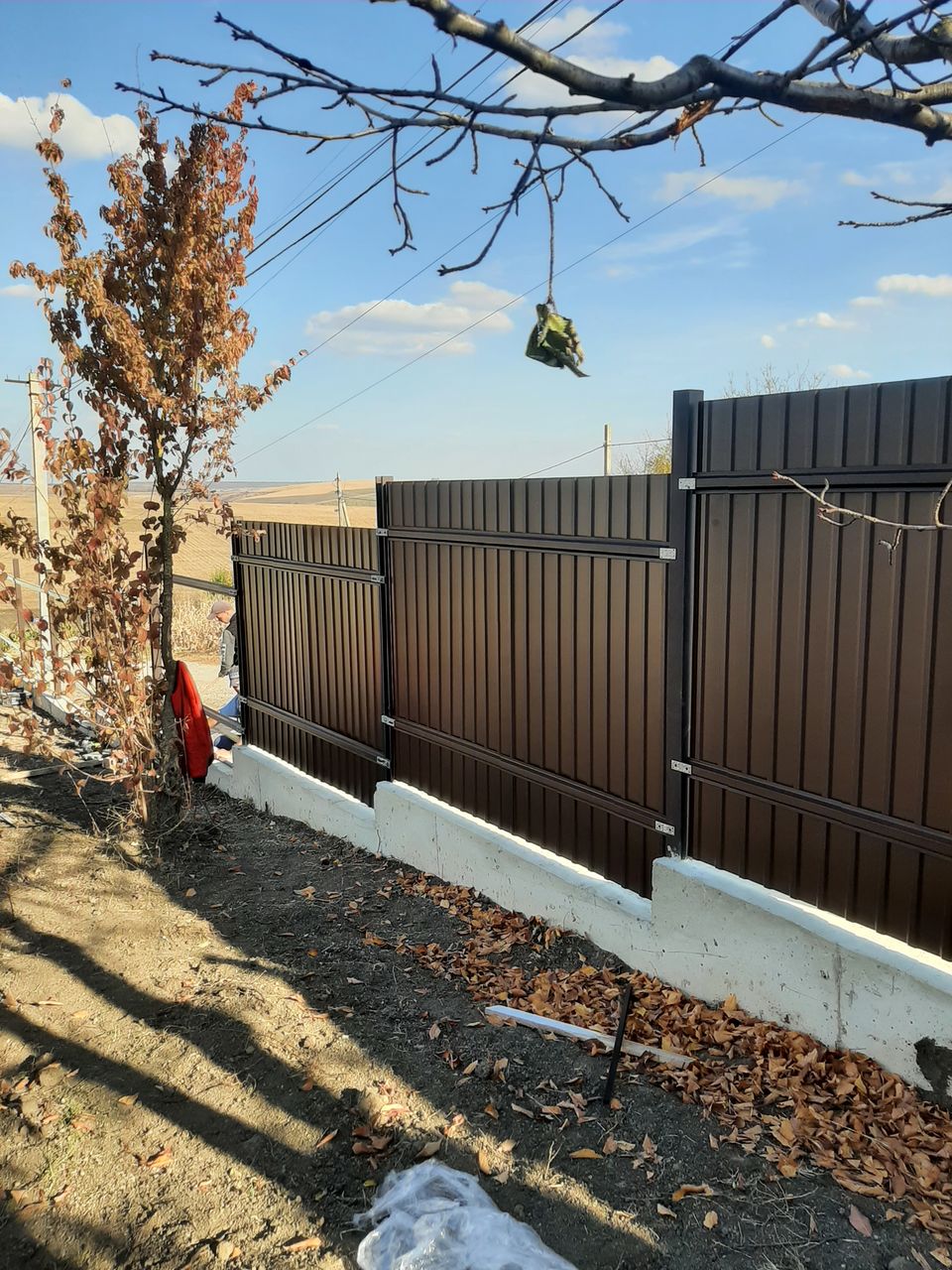 Porti si garduri la comanda! Producem, transportam, montam.