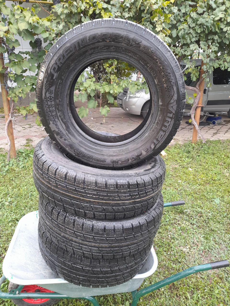 235/65 R16 c