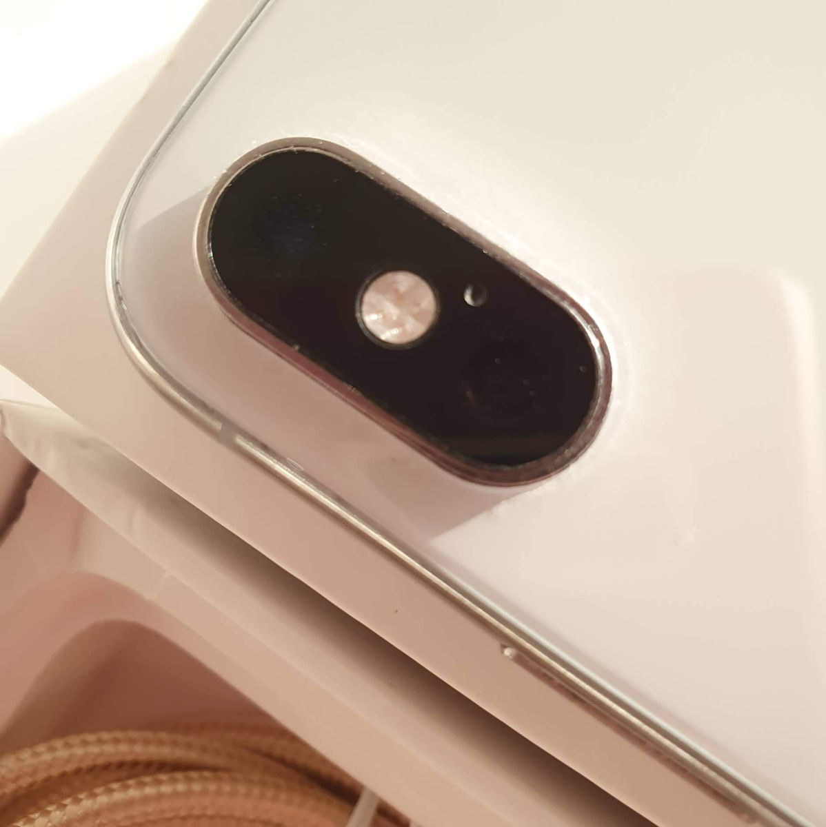 Vind urgent iphone xs original tot complectul