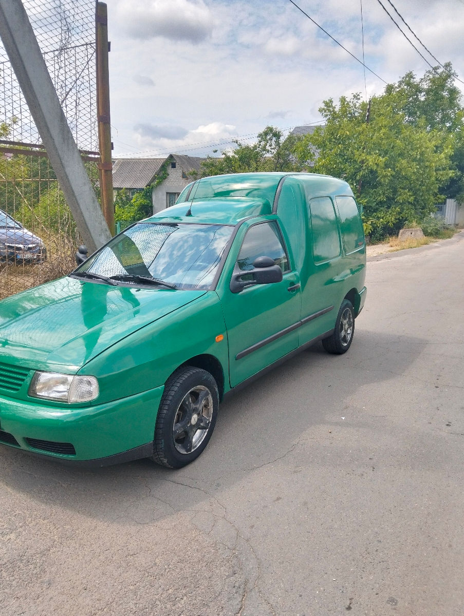 Volkswagen Caddy 2002 г. с пробегом 185049 км, Дизель, 2750