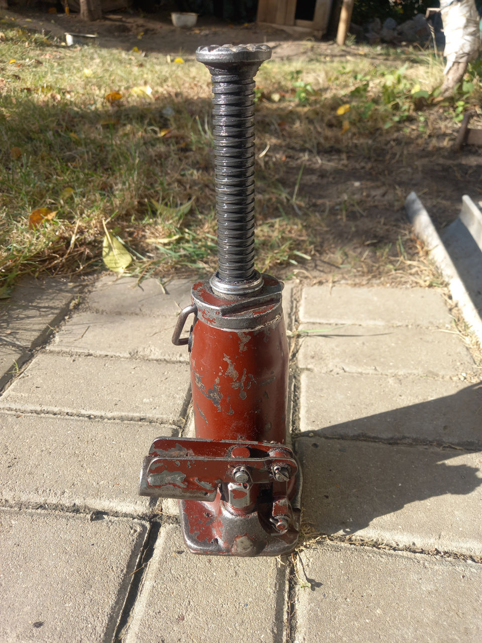 Продам домкрат