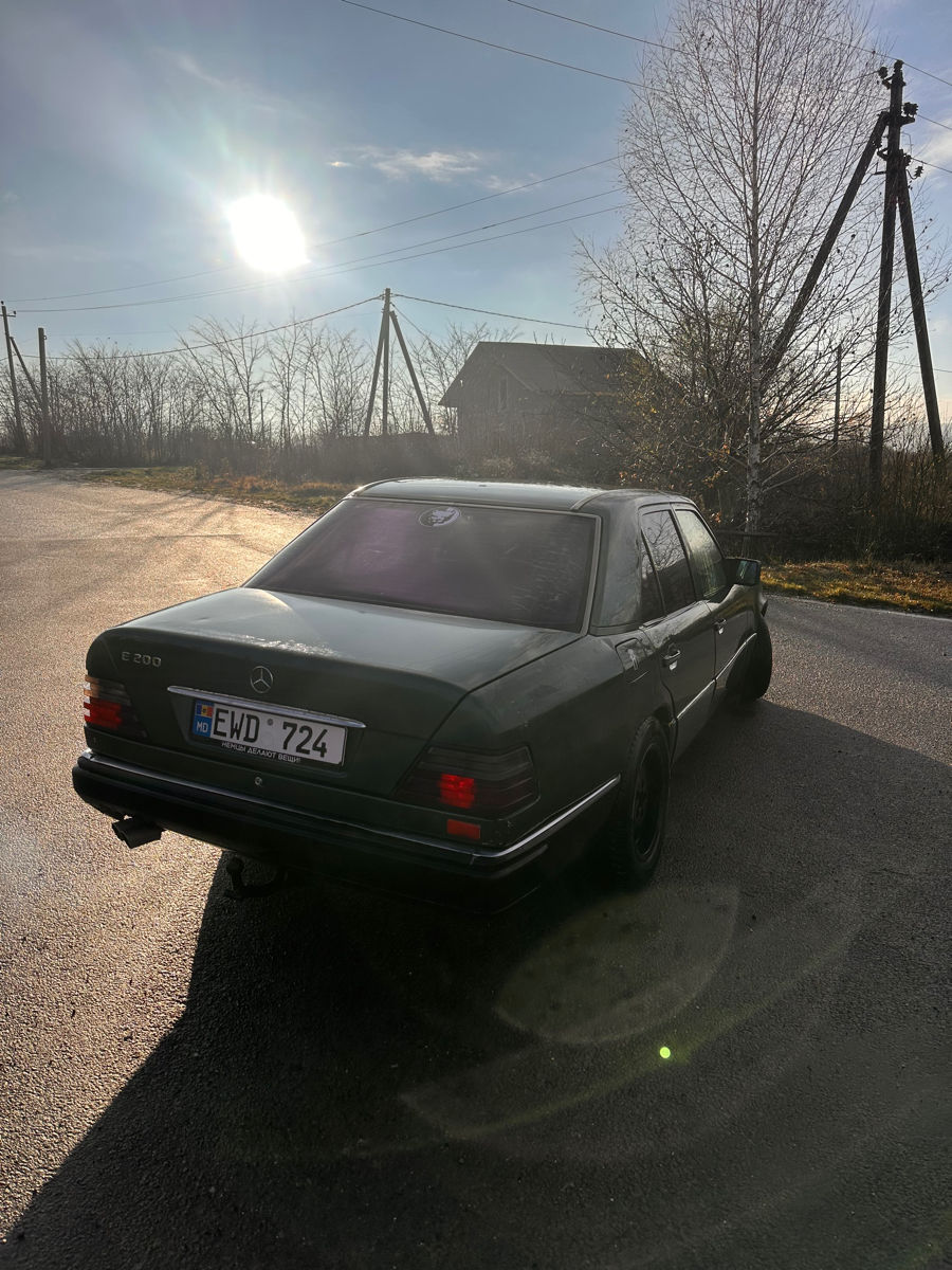 Mercedes E-Class an. 1994 cu rulaj 120485 km, Diesel, 900