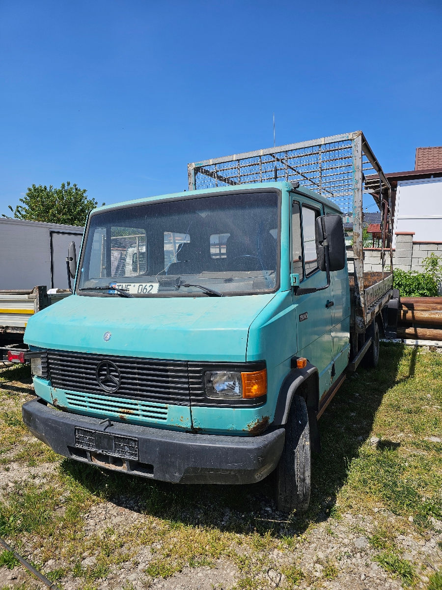 Mercedes 811