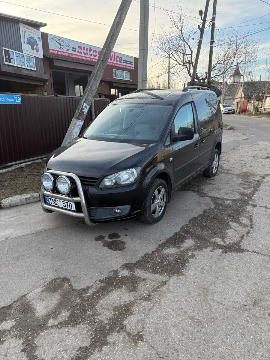 Volkswagen Caddy an. 2011 cu rulaj 255000 km, Diesel, 6800