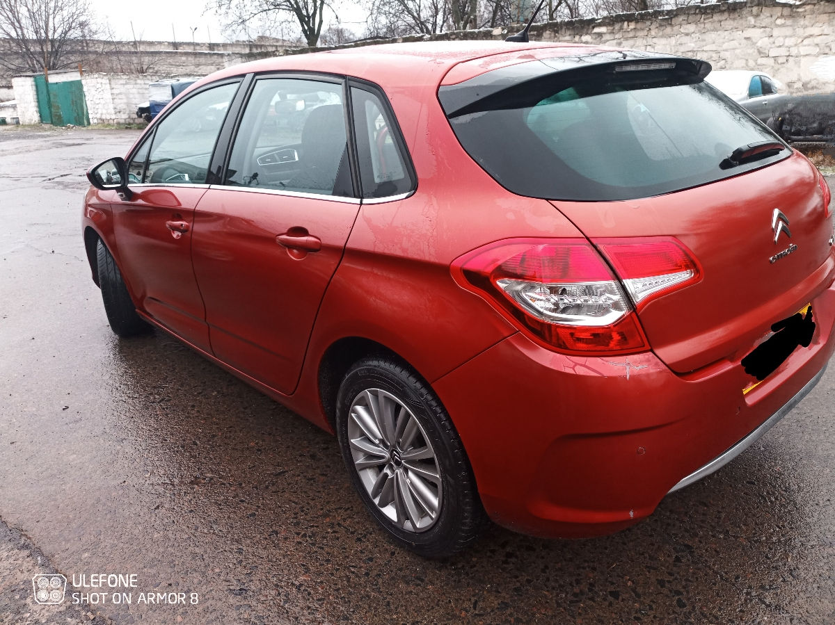Citroen C4 2012 г. с пробегом 90000 mi, Дизель, 900