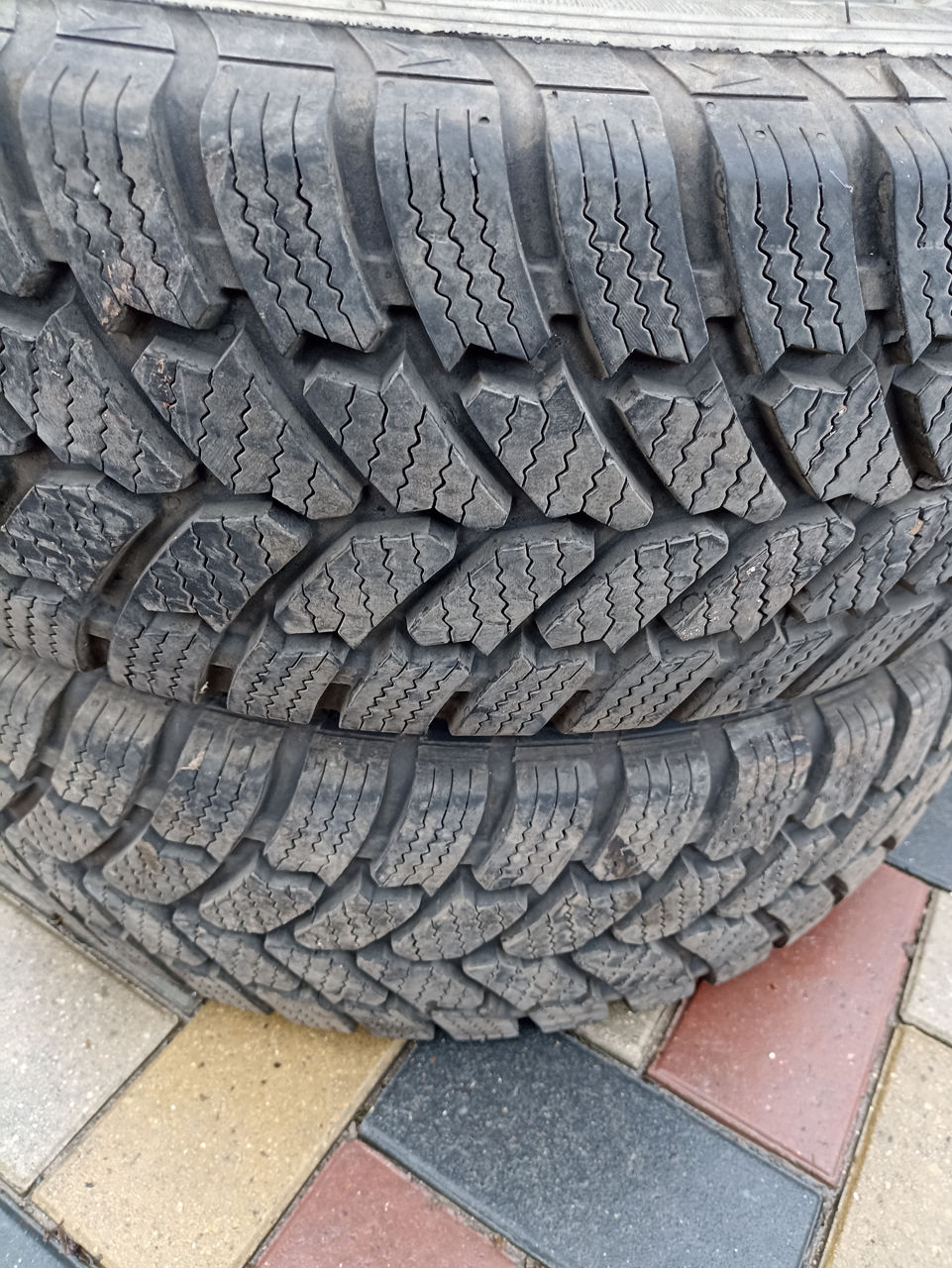Продам шины как новые