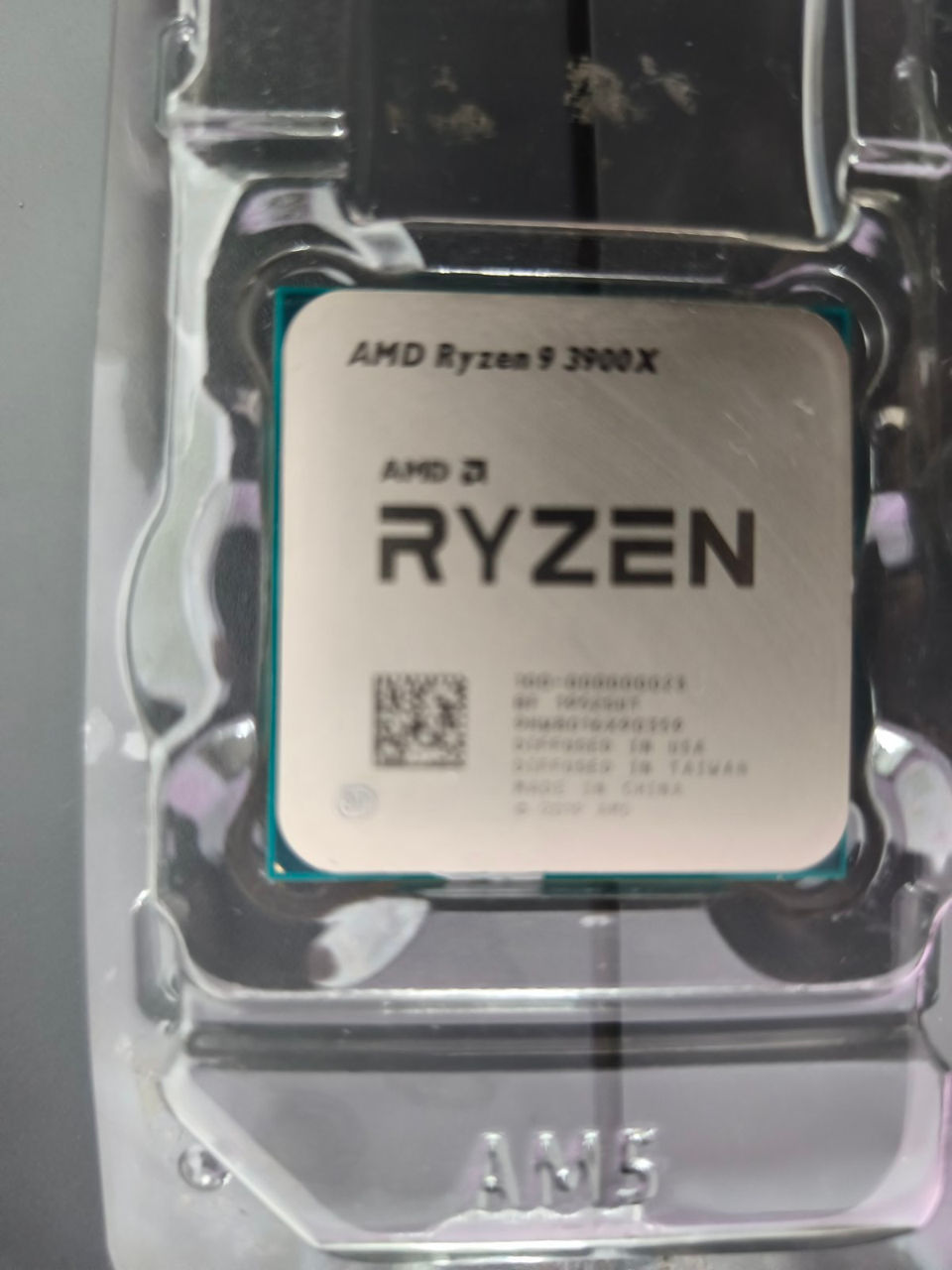 Ryzen 9 3900X 12 nuclee / 24 torente