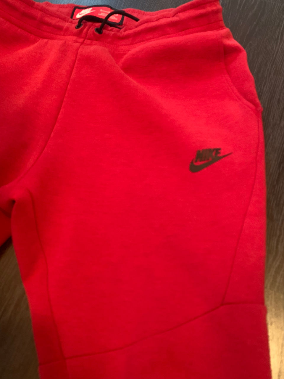 Nike tech fleece red