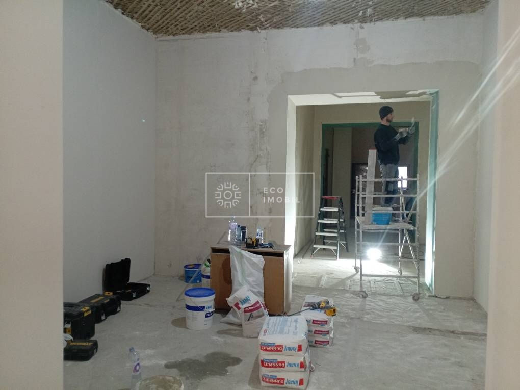 Chirie, spațiu comercial, sect. Centru, str. Columna, 85 m.p, 1700 euro