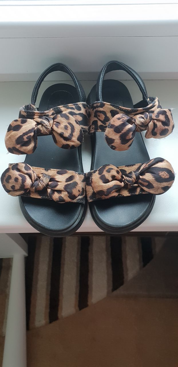 Sandale, slapi fetita