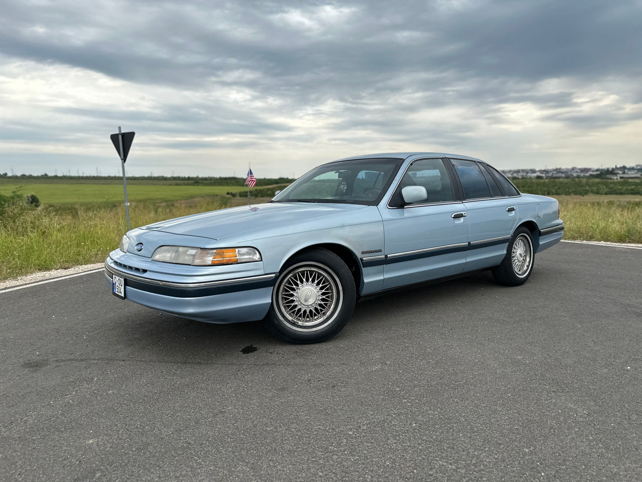 Ford Taurus an. 1992 cu rulaj 120 mi, Benzină, 9000