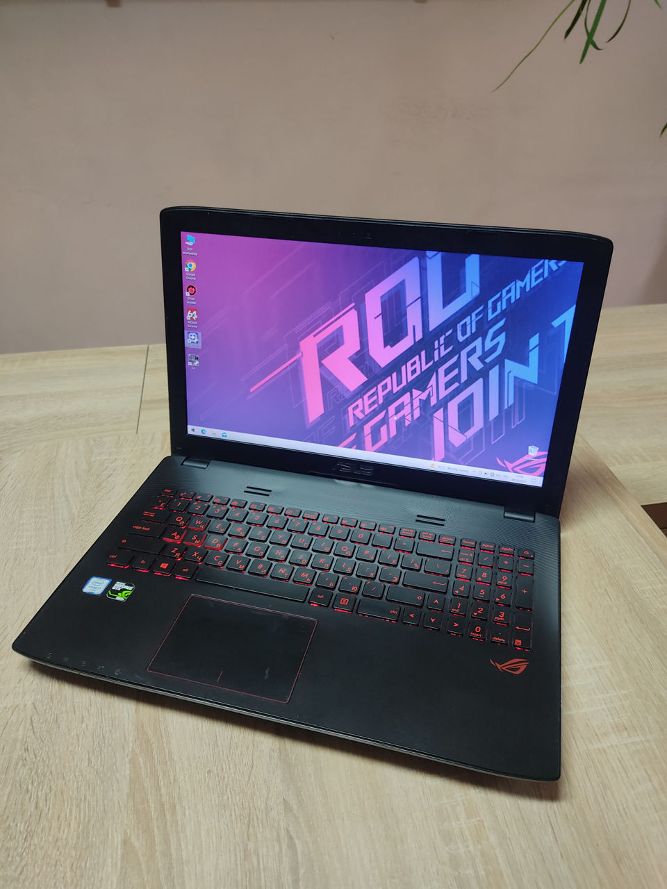ASUS ROG (Intel Core i7-6700HQ / Ram 8Gb DDR4 / 1TB HDD / GeForce GTX 960M / 15.6" FHD)