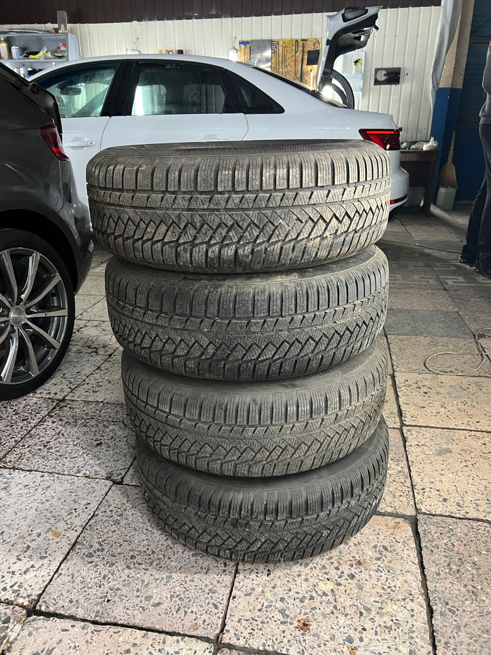 215/65/R16. Duster-Dacia