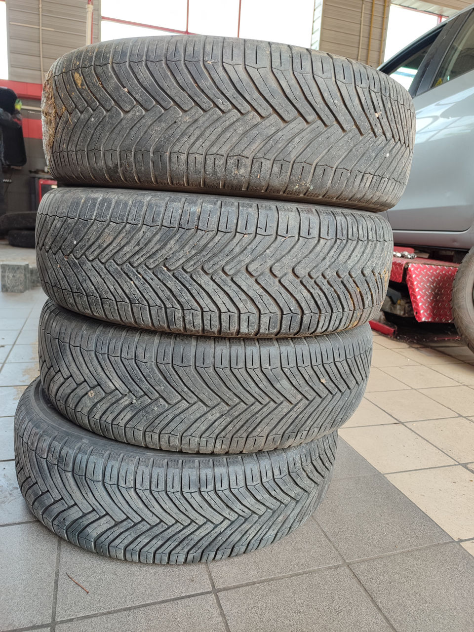 Vind 4 anvelope Michelin.