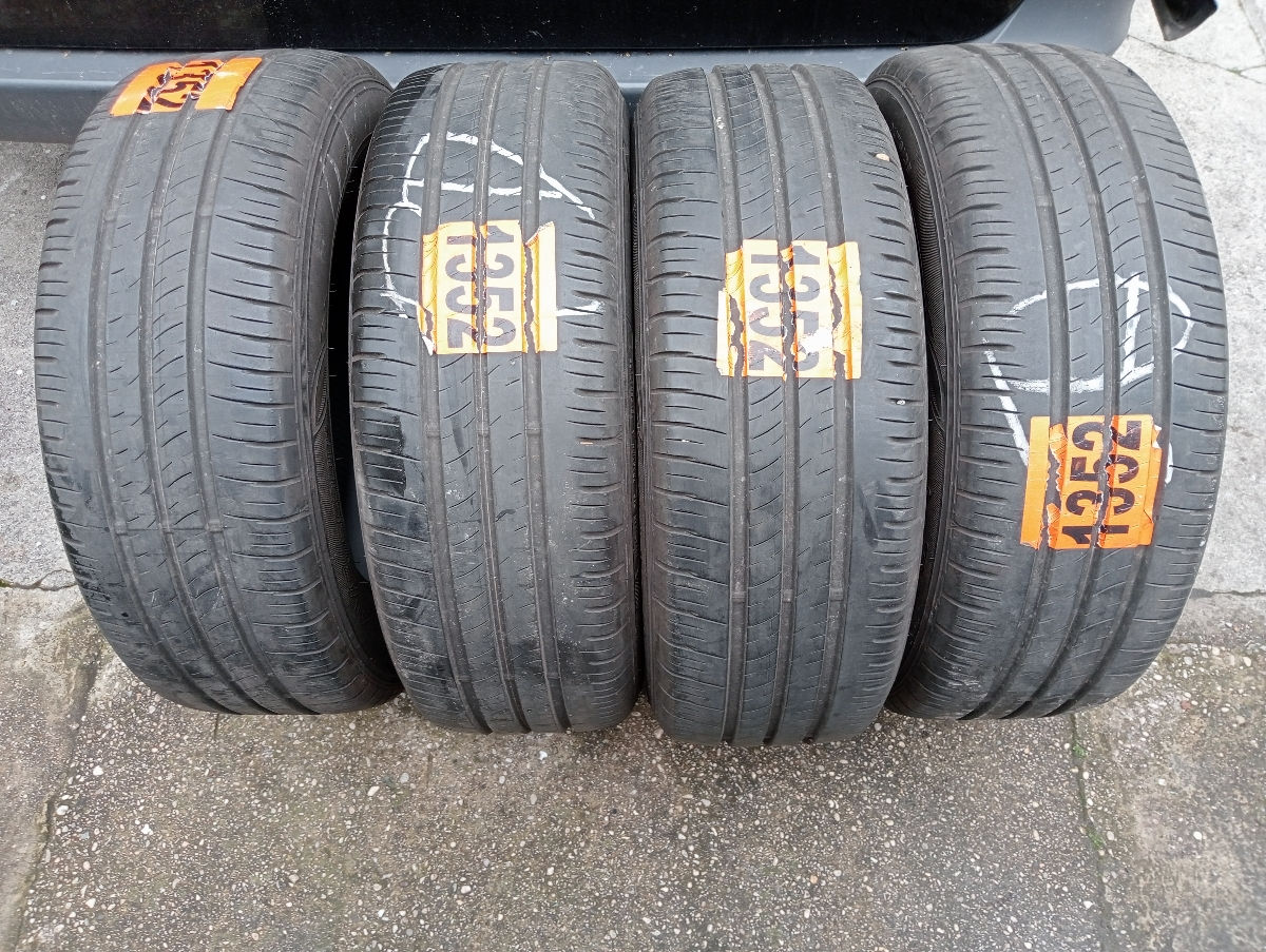 215 60 R16 Dunlop Vara