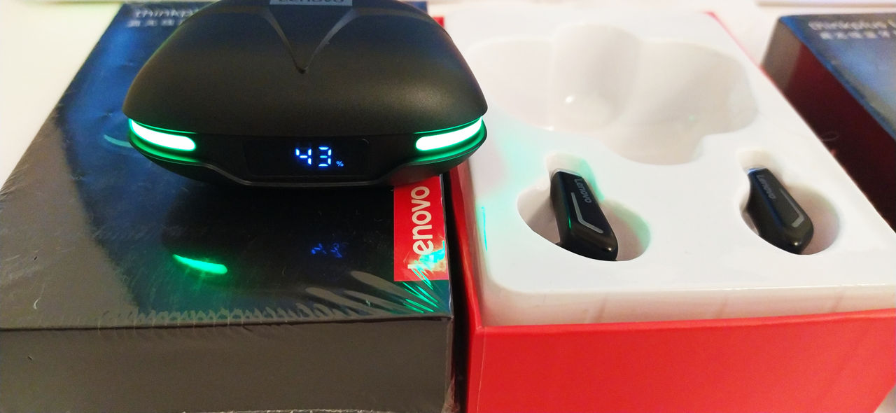 Продаются новые оригинальные игровые беспроводные наушники Lenovo ...