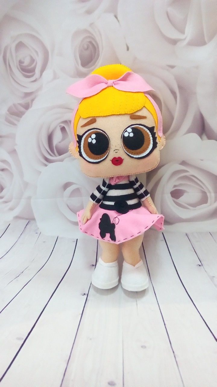 Papusa LoL. Doar la noi sunt asa modele de papuse!