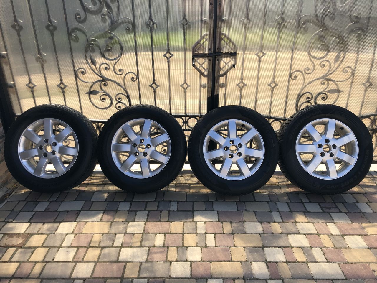 Hankook 225/65 R17 5x114,3
