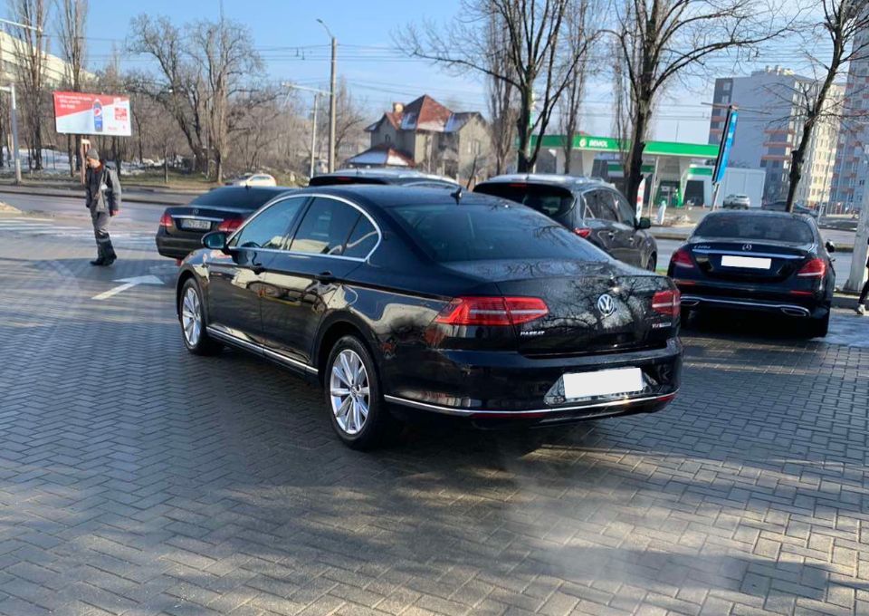 Volkswagen Passat - Chirie Masini Chisinau,