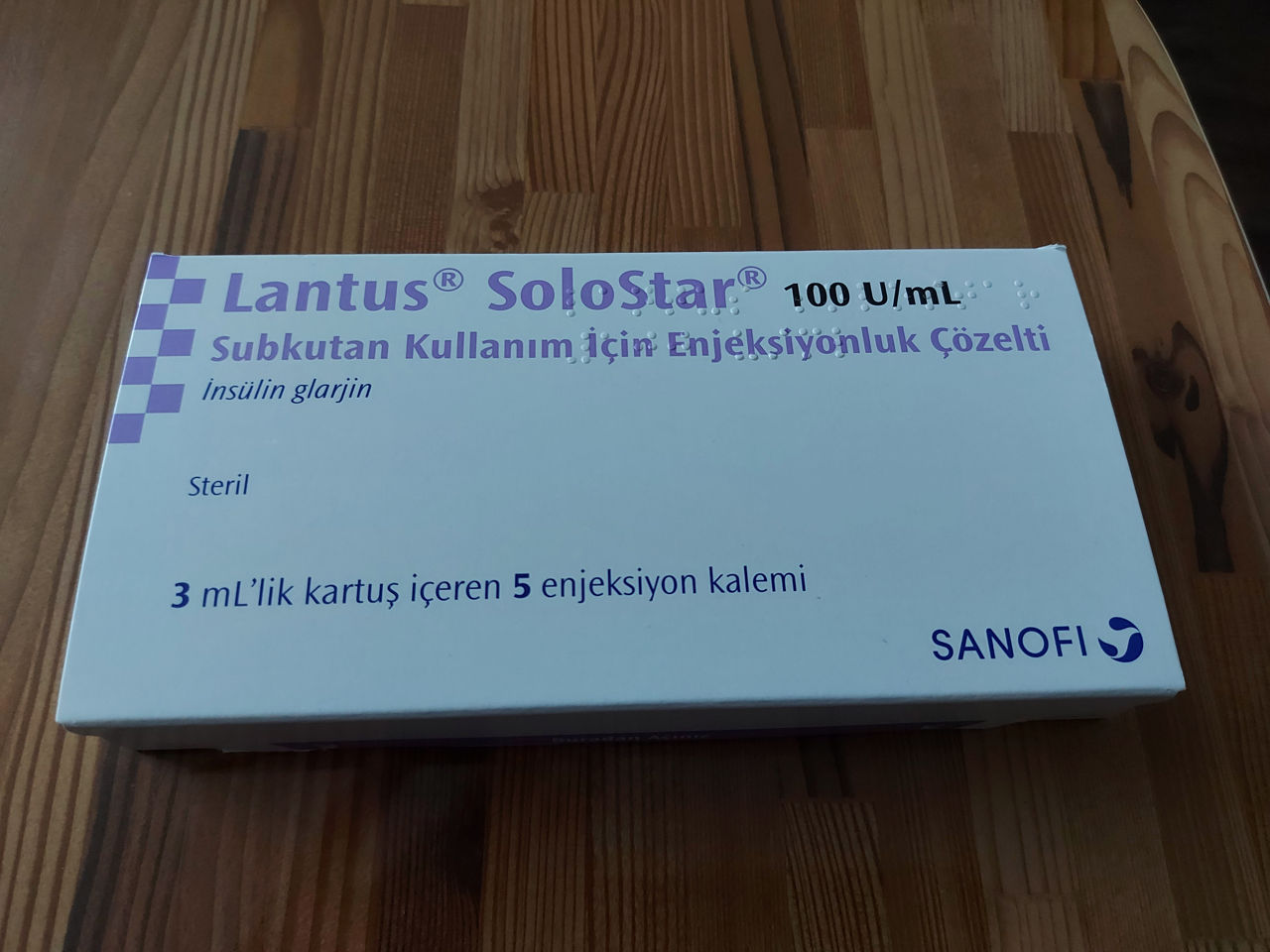 Lantus и NovoRapid.Упаковка из 5 ручек стоит 400 лей.