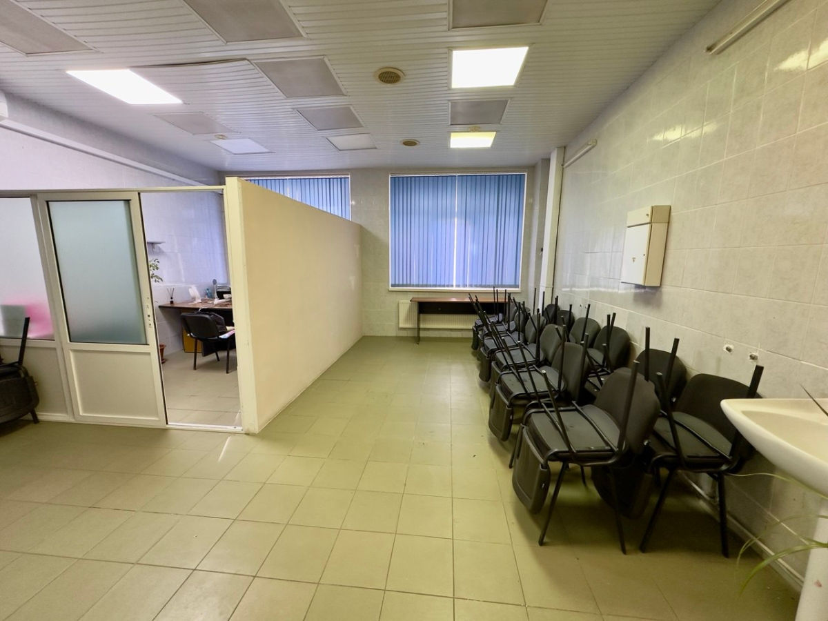 Chirie. Spațiu comercial (oficii) bd. Alba-Iulia, Buiucani.