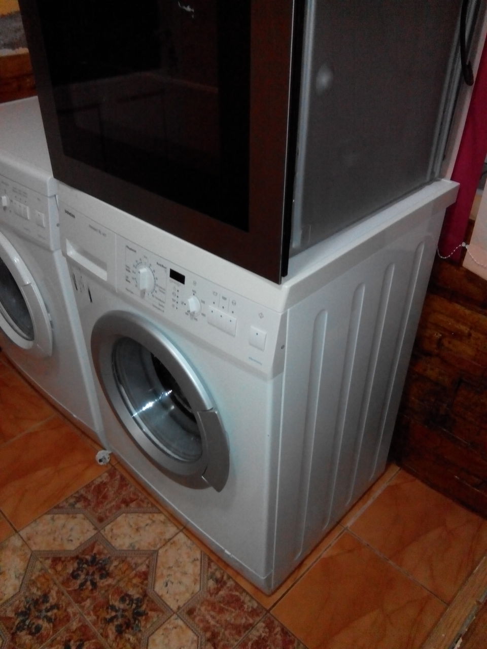 Masina de spalat "siemens" de 6 kg produsa si importata din germania in stare foarte buna!!!