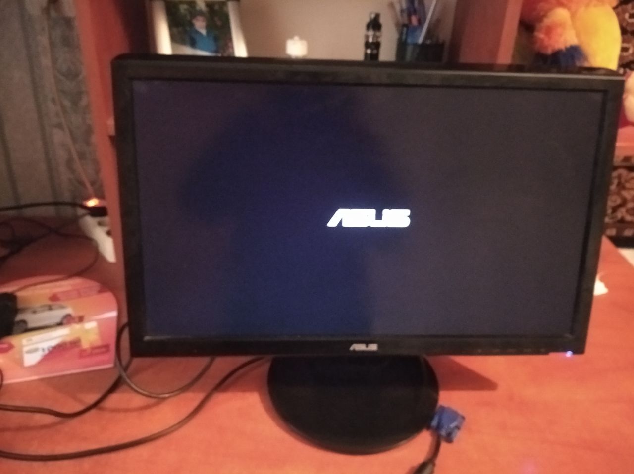 Монитор Asus