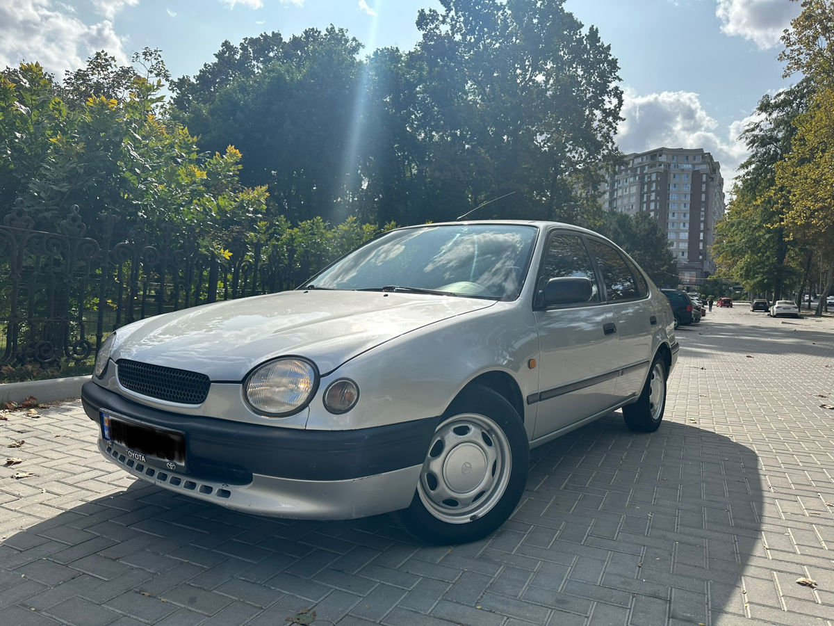 Toyota Corolla an. 1998 cu rulaj 312000 km, Gaz / Benzină (propan), 2300