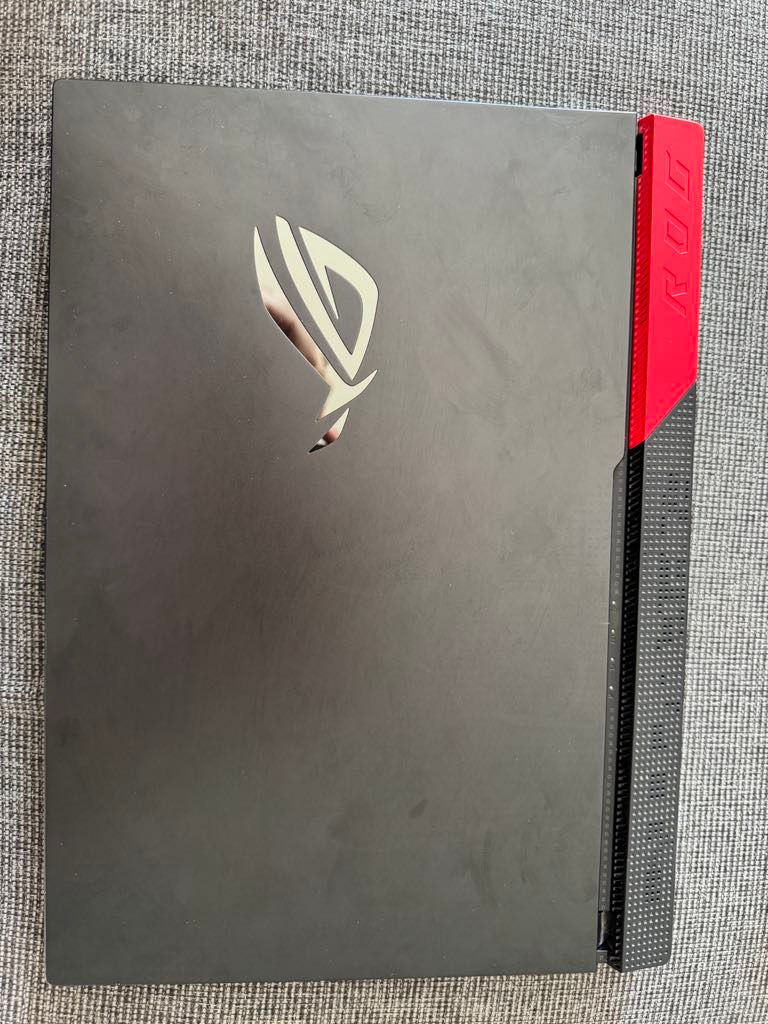 Laptop Asus rog strix G15
