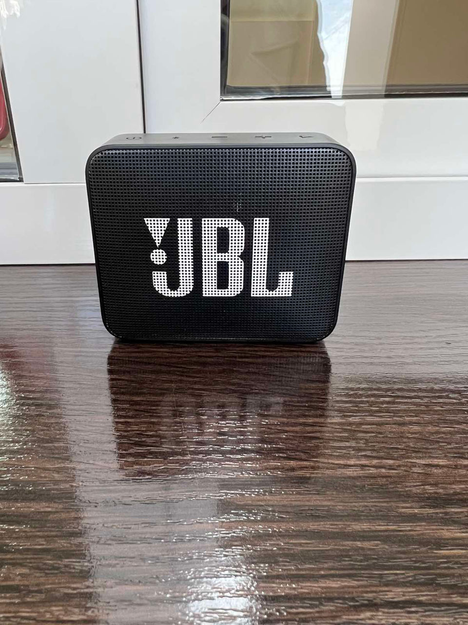 JBL go2