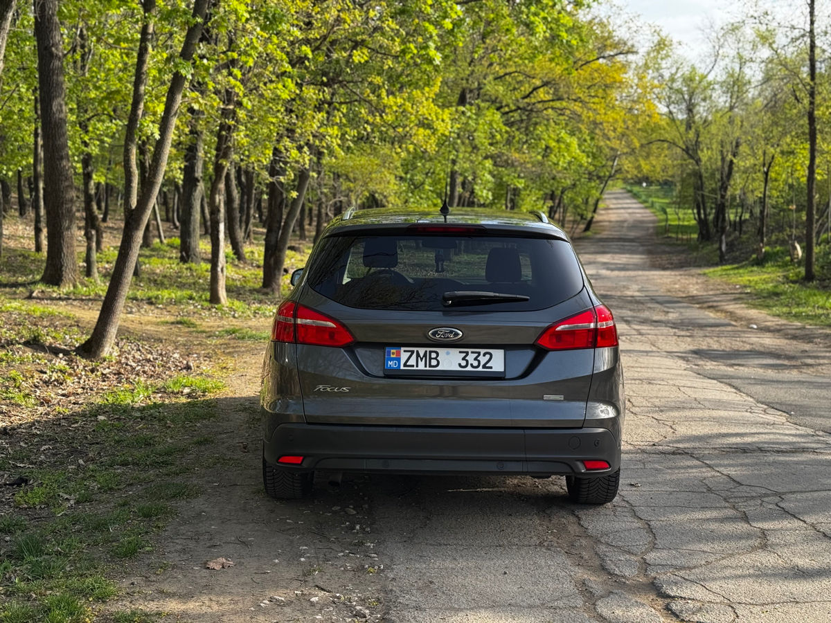 Ford Focus 2015 г. с пробегом 181000 км, Бензин, 6200