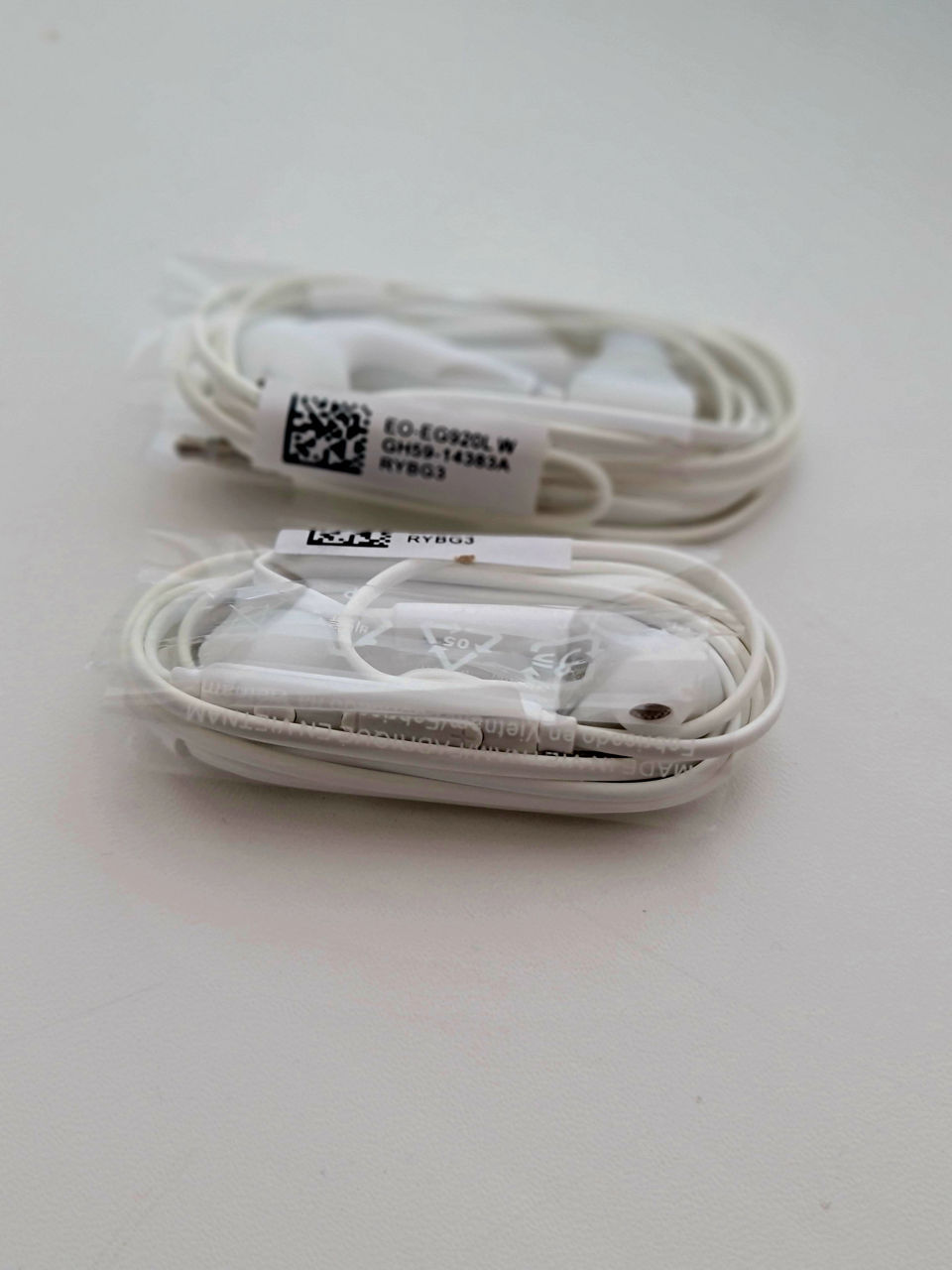 Samsung наушники 3.5 разъем - 100 лей новые AKG 250 lei 3.5 новые ...