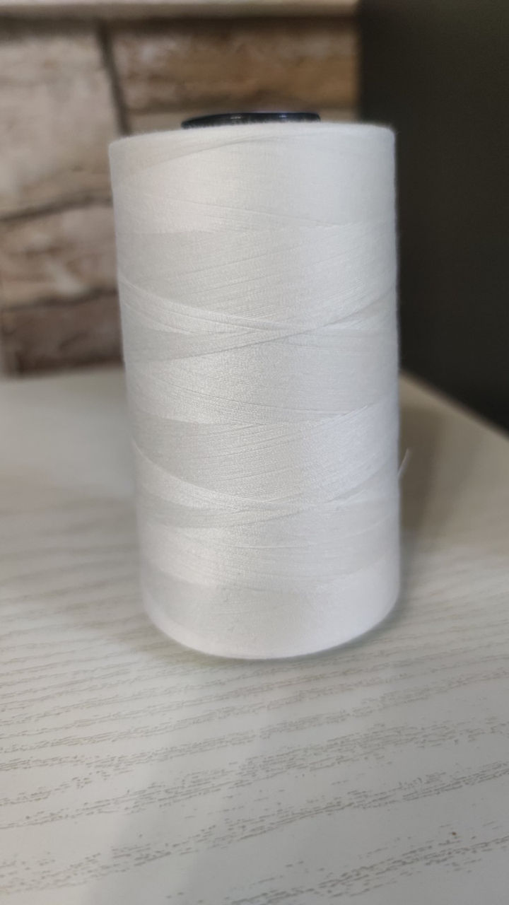 Ață de cusut crem(ivory), neagră Poliester/Нитки швейные отличного ...